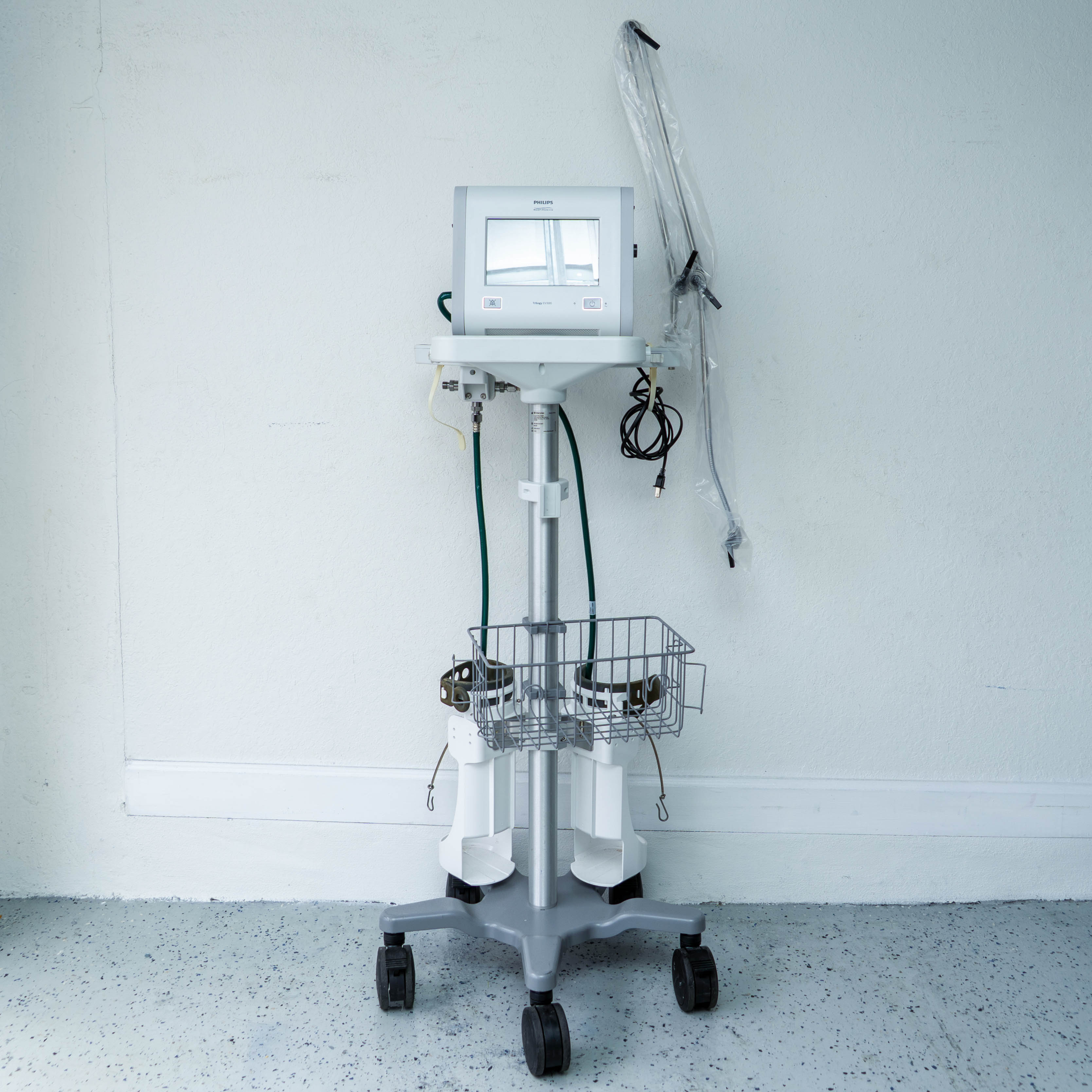 Philips Respironics Trilogy EV300 Portable Ventilator with Rolling Car ...