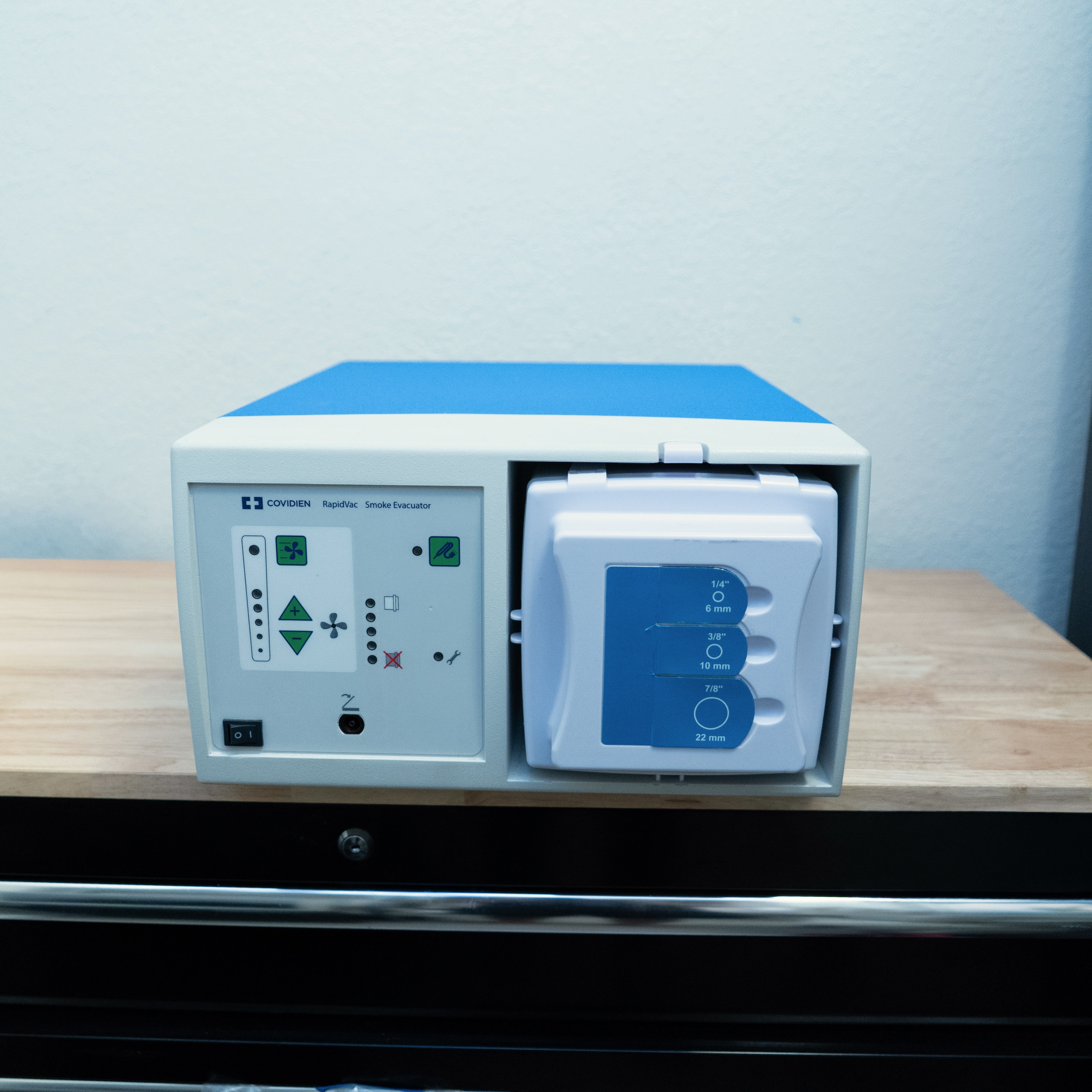 Covidien Valleylab RapidVac Smoke Evacuator System SE3690 – Loyalty Medical